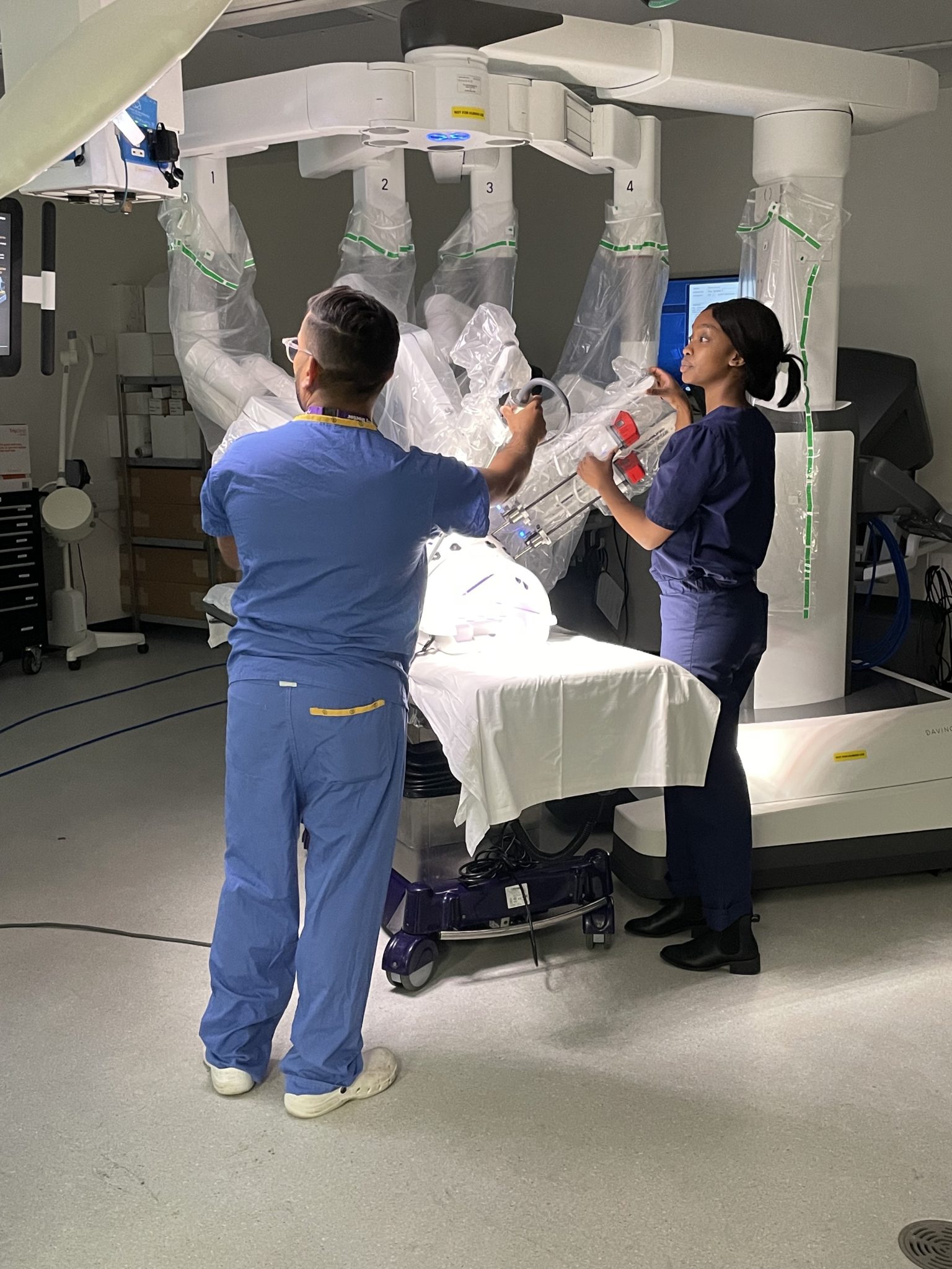 UK’s first robotic surgery training programme for surgical trainees ...